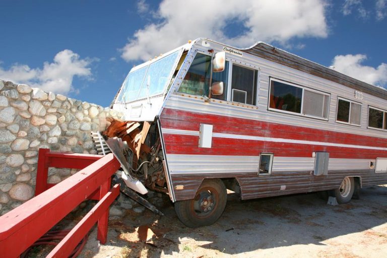 10 Worst Towing RV Accidents You Need to Avoid - Tiny Living